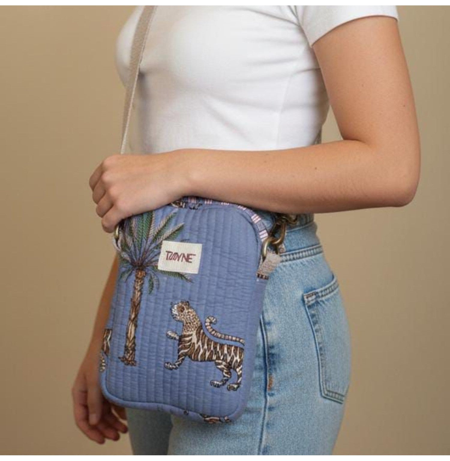 Twyne Mobile Sling Grey – Crossword.in